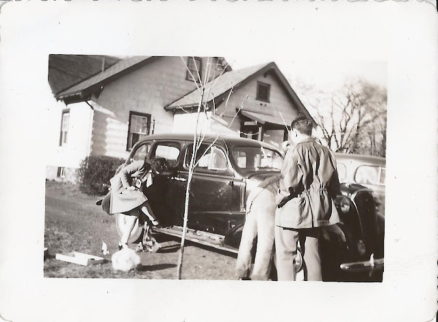 Lost & Found Photographs of Women With Cameras ~ Vintage Everyday