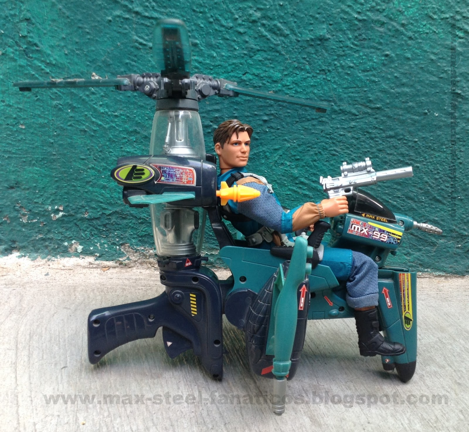 Max Steel Fanáticos: Max Steel Reviews: Going Turbo