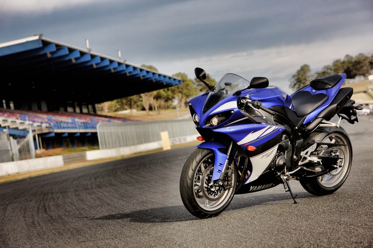CANAL DUAS RODAS: CBR 1000RR X YAMAHA R1