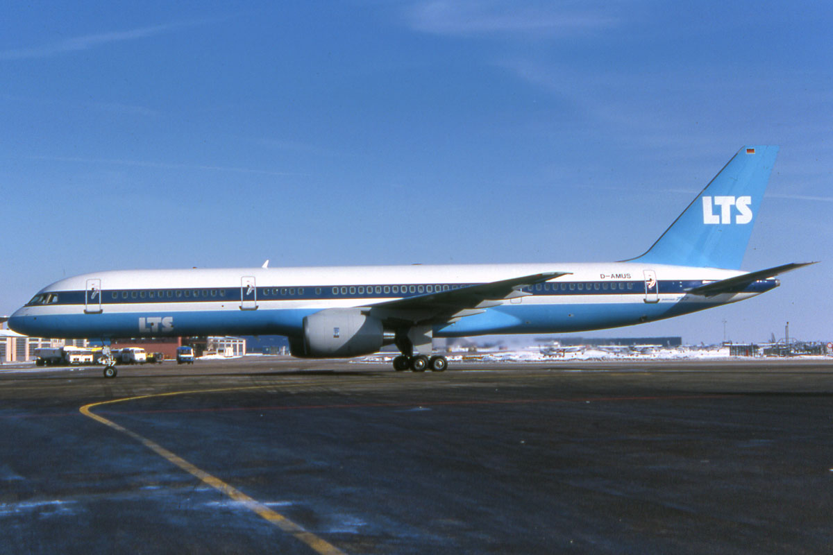 PlaneSpotters Slide-Collections: LTS B752 D-AMUS