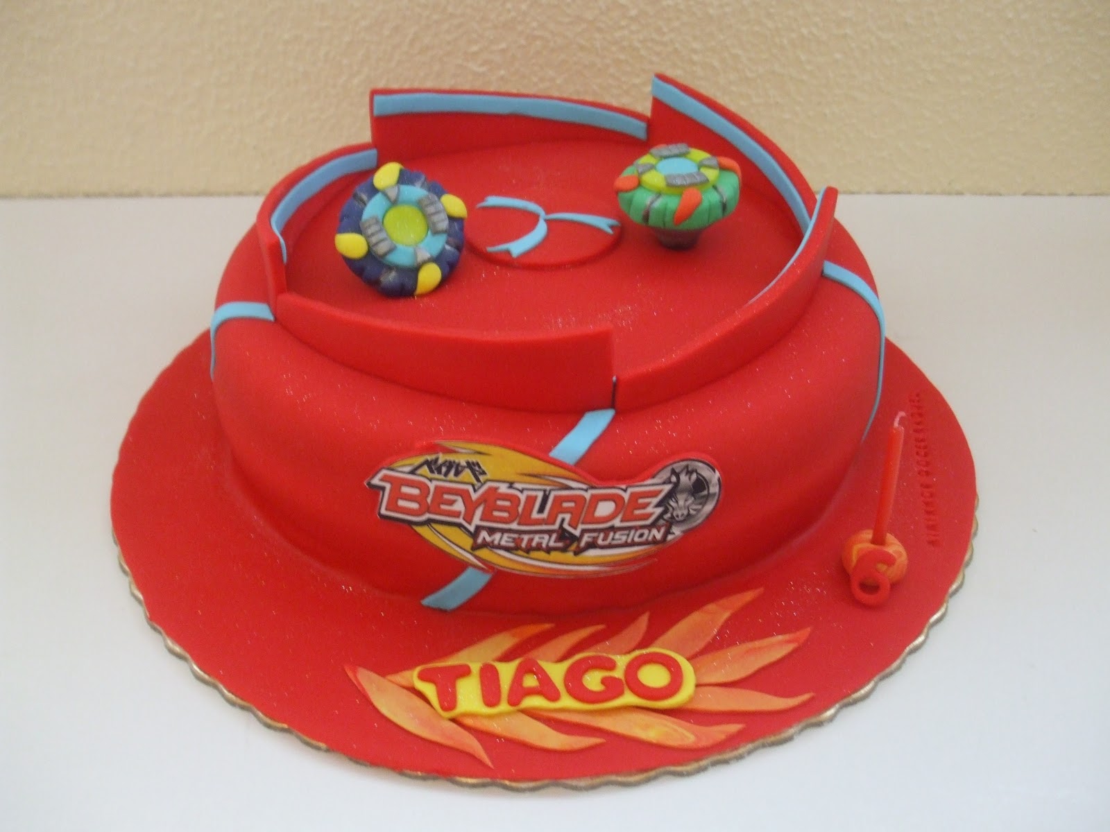 Miminhos Doces da Raquel - Bolos decorados: A Arena dos Beyblades para ...