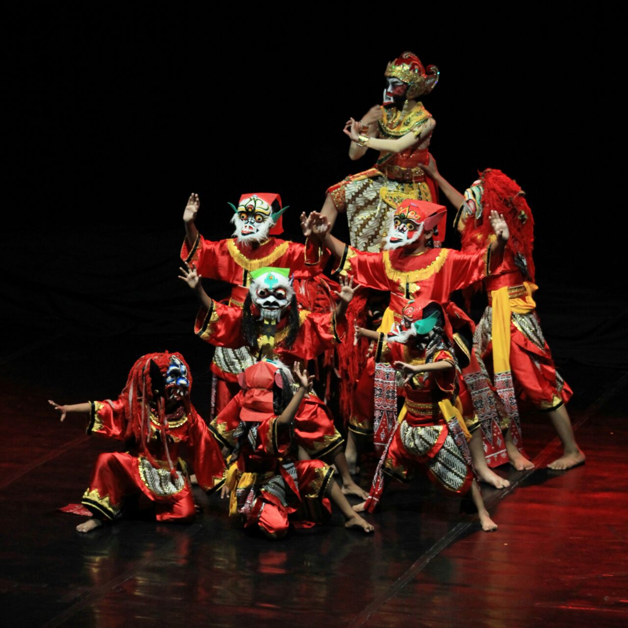 Jenis-jenis Tari Berdasarkan Tema atau Isi ~ Seni - Unsur Keindahan