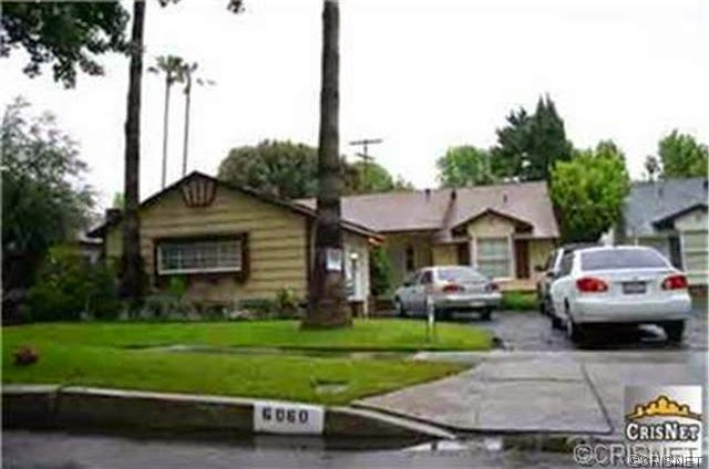 Celeb R.E.: Angela Kinsey of The Office Short Sells Valley Glen Home ...