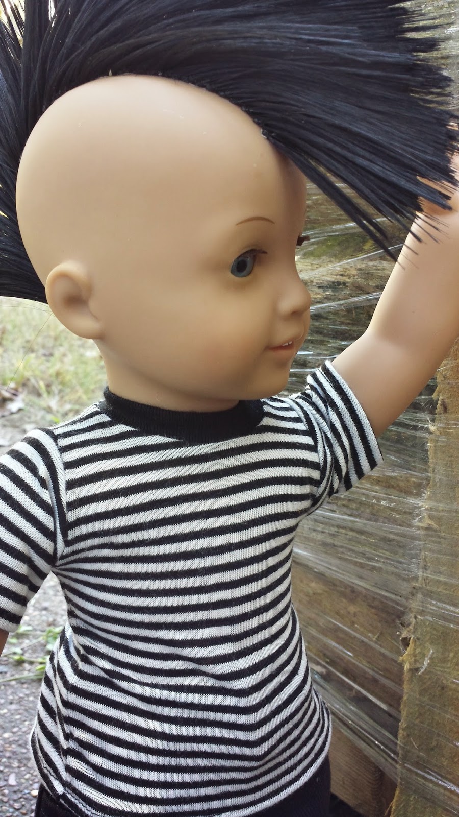 Up to My Eyeballs in Dolls: How to give a doll a mohawk.