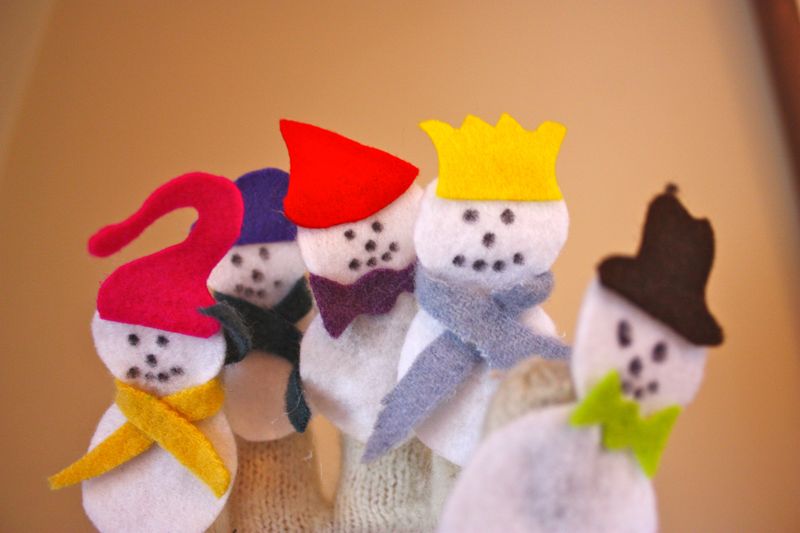 Snowmen Hand Puppet | Munchkins and Mayhem