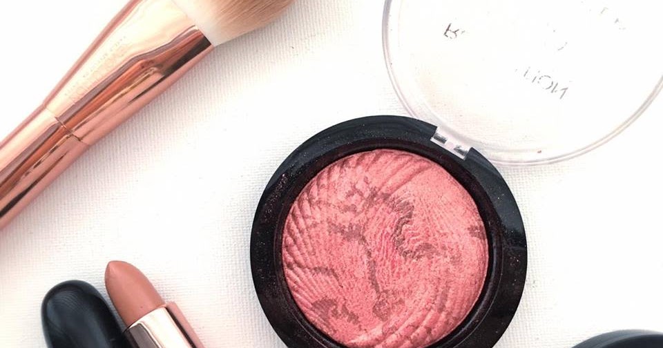 Makeup Revolution Rose Gold Highlighter | Paige Allan