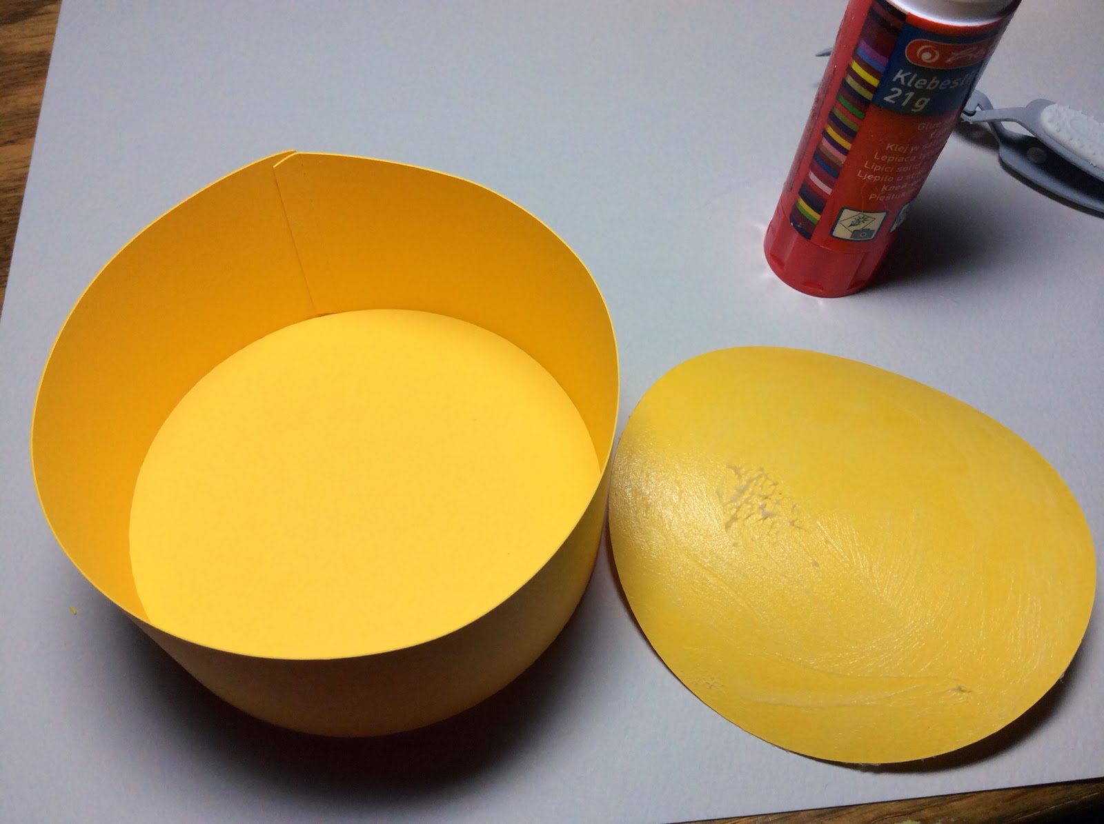 Papercrafts and other fun things: A Carousel Box That Really Spins