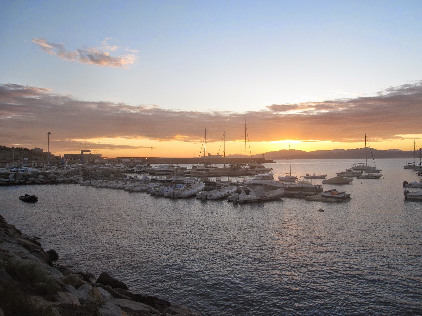 Vu du balcon: Port de l’Île-Rousse