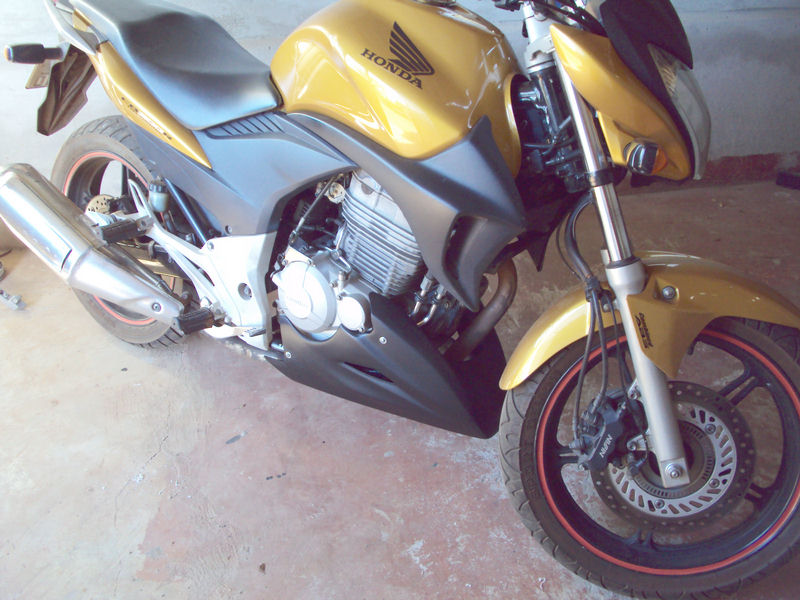 PIRE CUSTOM SPORT: HONDA CB 300