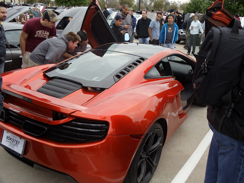 --CarJunkie's Car Review--: First Impression: McLaren MP4-12C