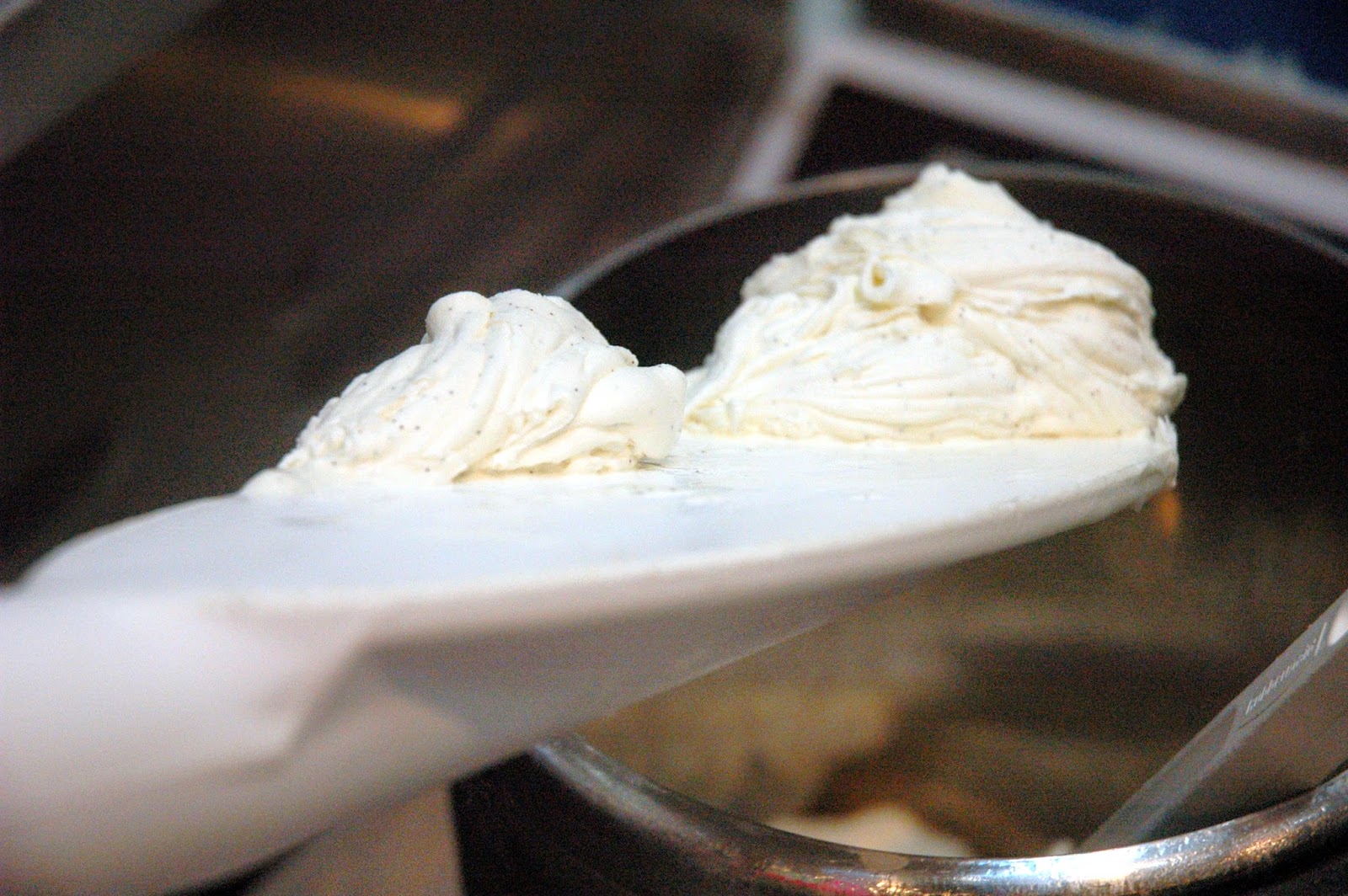 DUDE FOR FOOD: Freshly-Churned Gelato, Everyday...at Bono Artisanal Gelato.