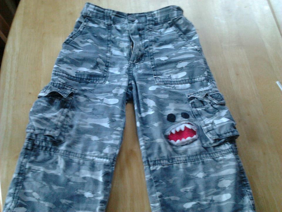 Lilly-Belle Makes The Internet: Monster Knee Patch