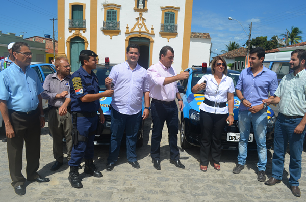 Professora Iolanda : Guarda Municipal e SMTT recebem viaturas para ...