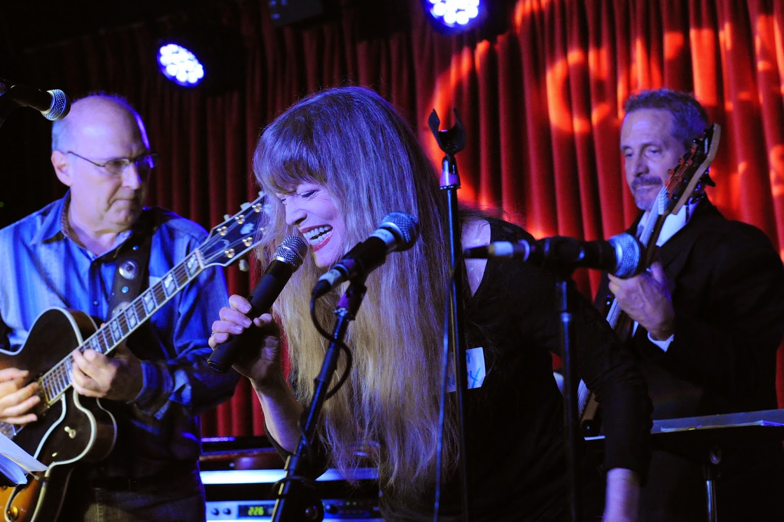 Fast Film: LYNN CAREY SINGS