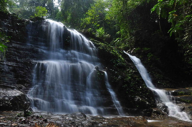 Top 3 waterfall in Kuching to go with family and friends easily