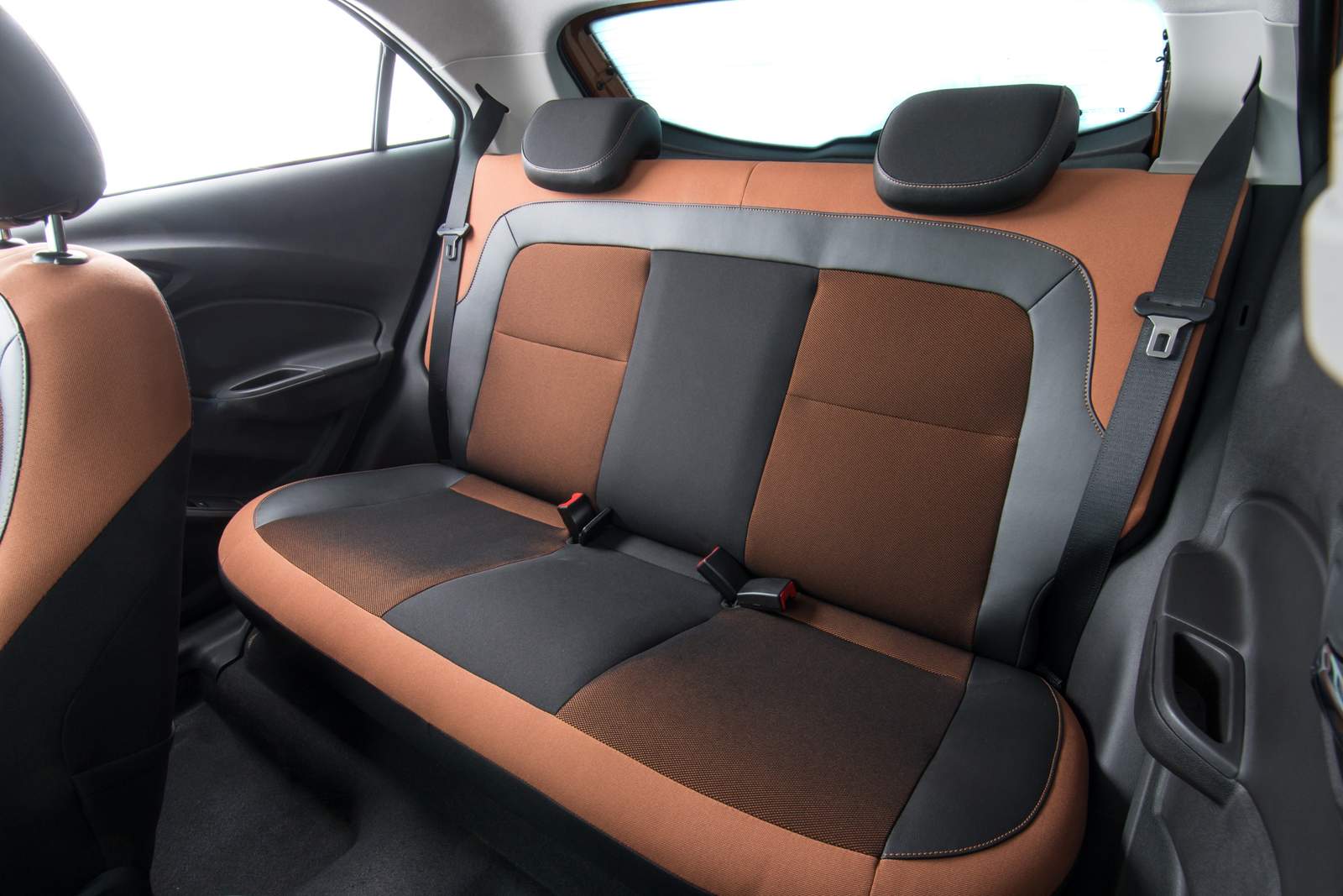 Chevrolet Onix Activ 2017: vídeo, preço, consumo e detalhes