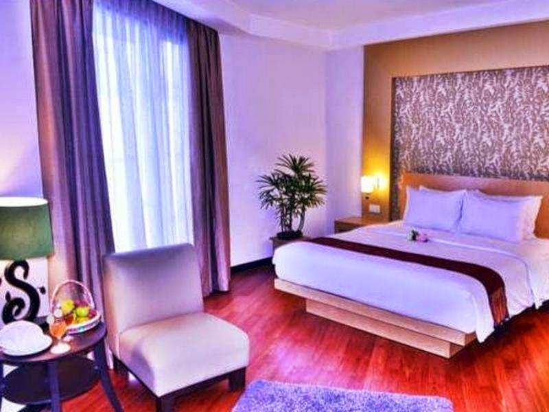 Padang-Bukit Tinggi Sumatera: Axana Hotel Padang Sumatera