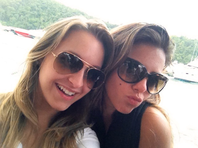 Rebelde Pra Sempre: Carla Diaz aproveita folga para curtir Angra dos Reis Rebelde Pra Sempre: Carla Diaz aproveita folga para curtir Angra dos Reis