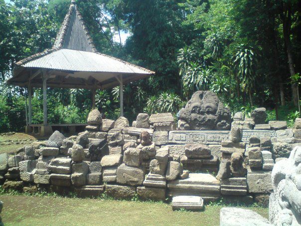 Wisata Sejarah Candi Sadon Magetan ~ WONDERFUL HISTORY