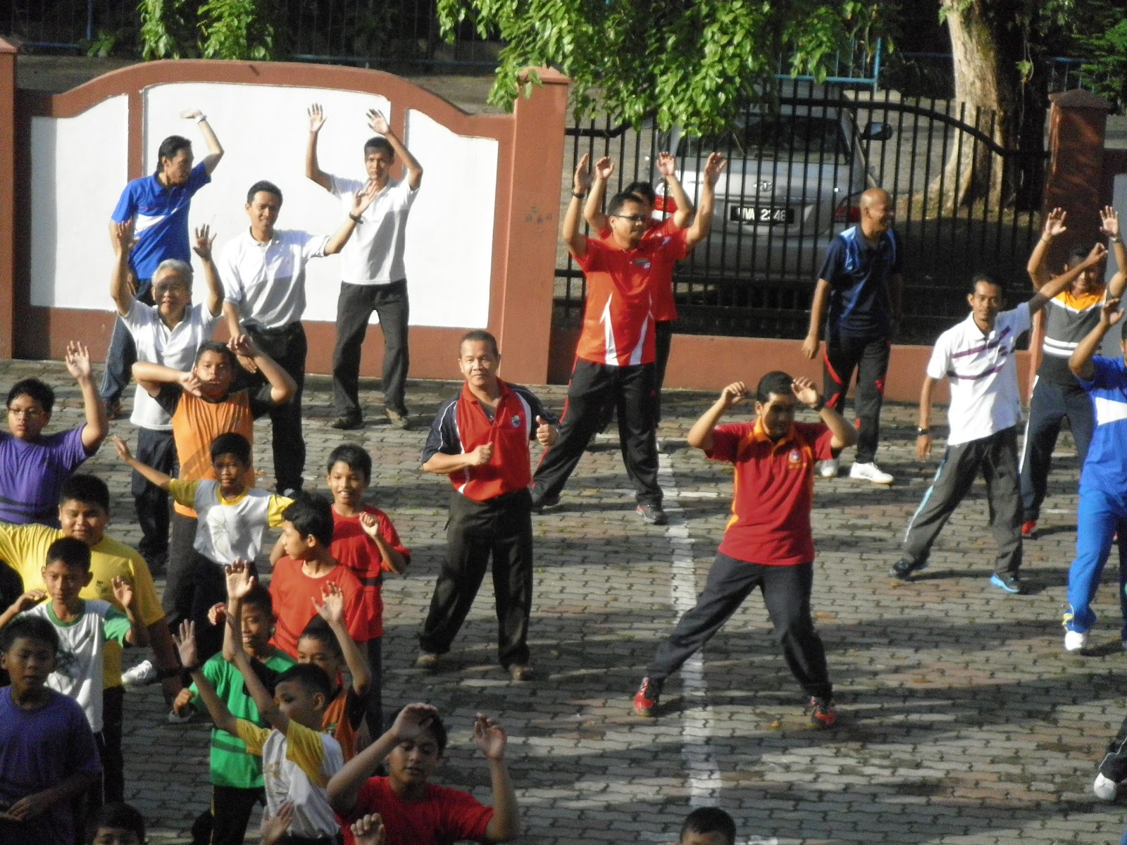 PUSAT SUMBER SEKOLAH: SENAMROBIK SERENTAK 1MURID 1SUKAN 1MALAYSIA