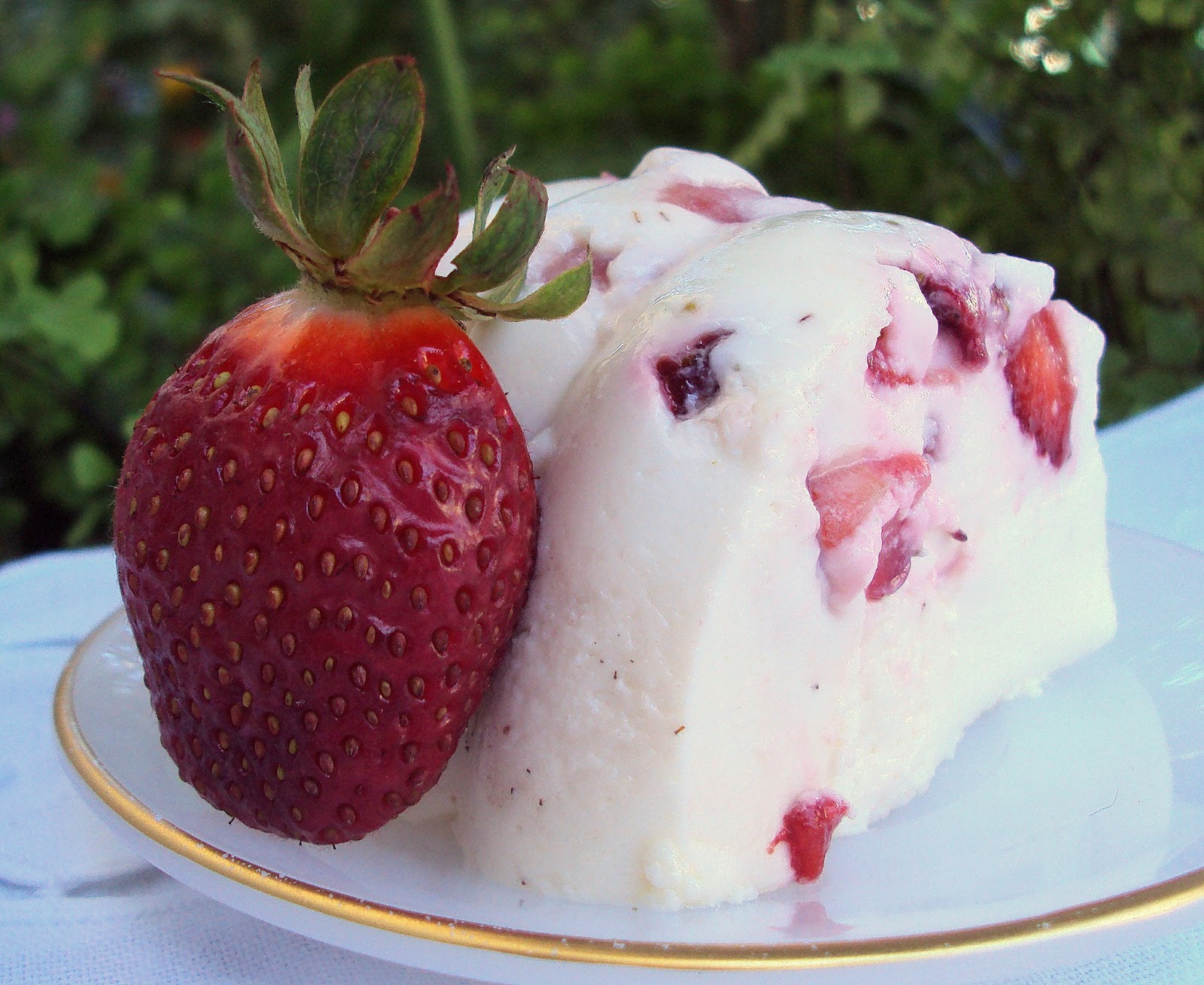 Nárwen's Cuisine - Sabores do Mundo : Pudim Frio de Baunilha e Morango