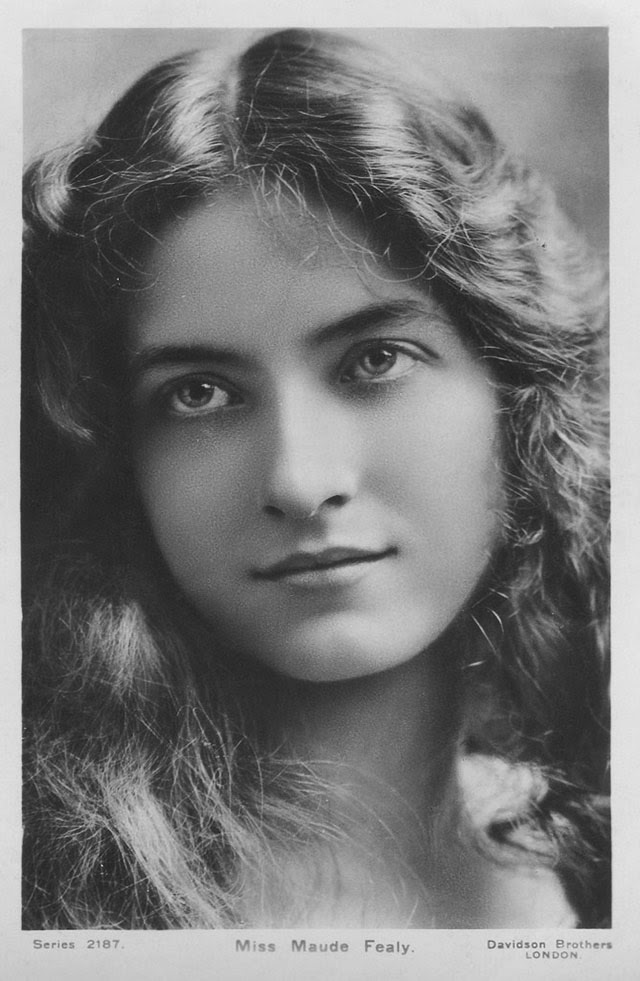 30 Beautiful Portraits of Maude Fealy From the Early 1900s ~ vintage ...