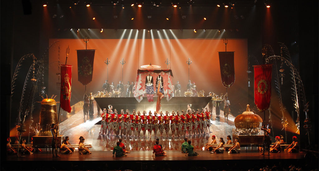 GHELEGAR NET: MAKALAH TEHNIK TATA PENTAS TARI KREASI