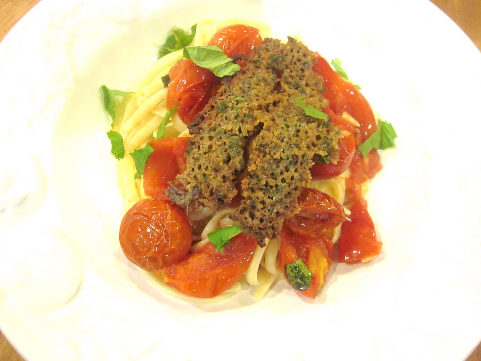 The Glamorous Gourmet: Gwyneth Paltrow's "Roasted Tomato & Anchovy ...