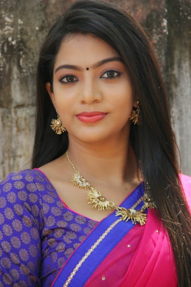 Sara Deva Red Half Saree At Homely Look Images - IMAGES