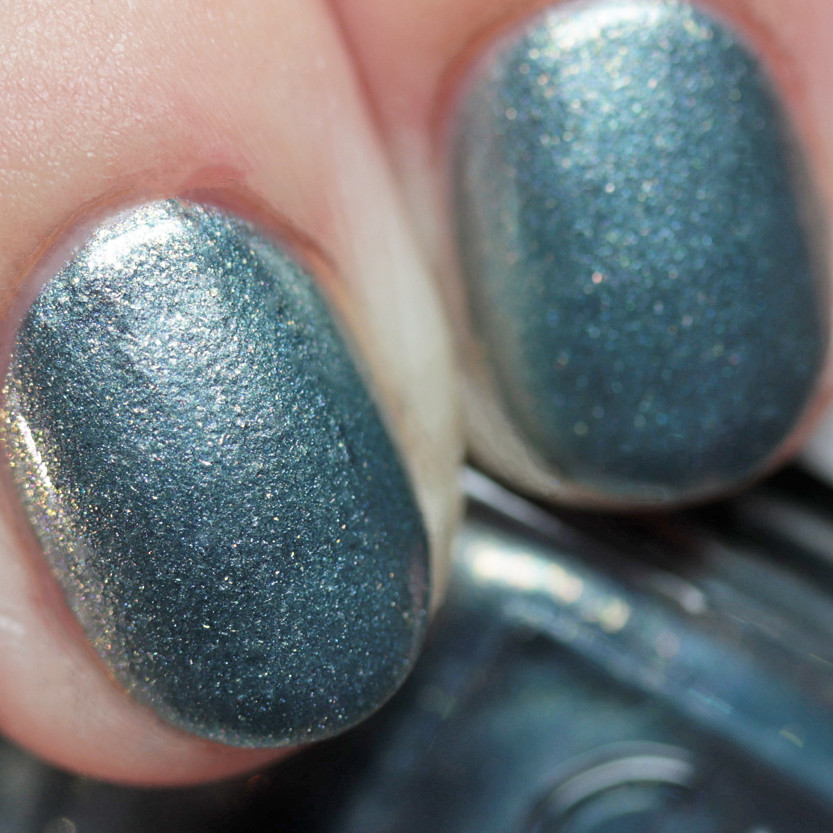 Essie 1551 Reign Check