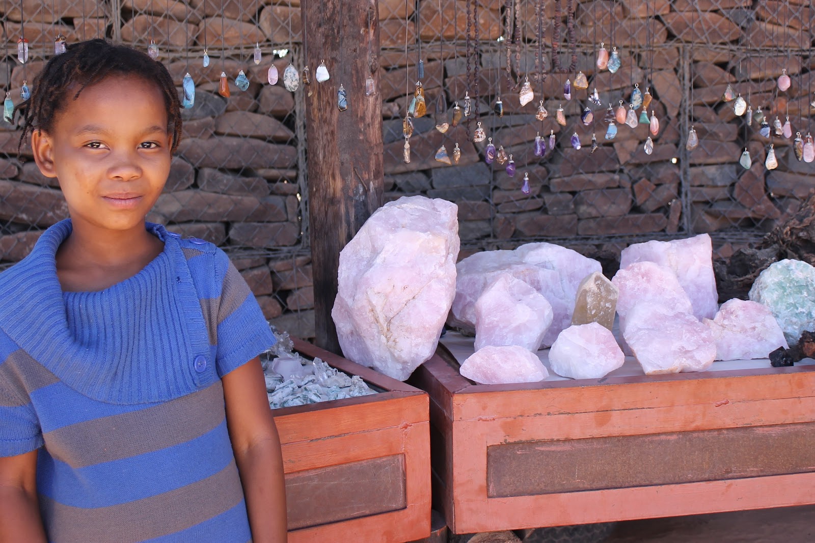 Ûiba Ôas Crystals Market: Carry Namibia