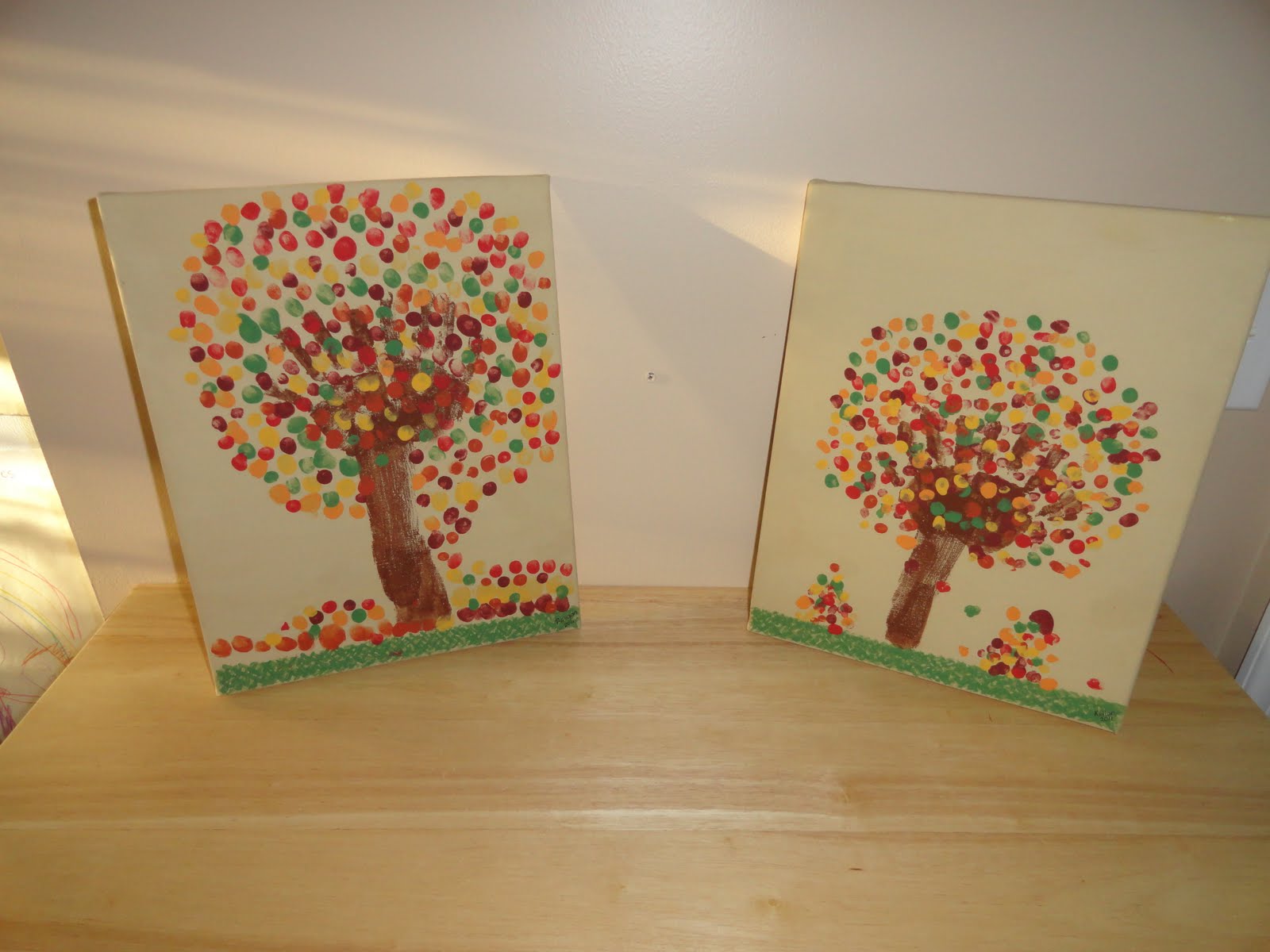 Izzie, Mac and Me: Fall Handprint/Fingerprint Tree Craft