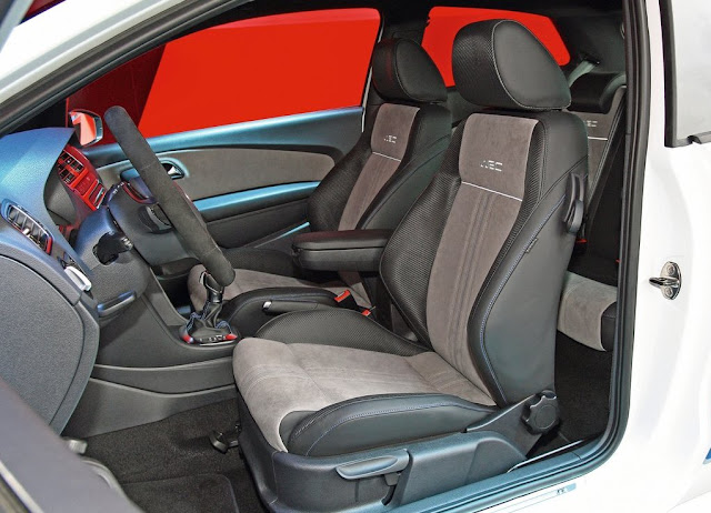 VW Polo R WRC 225cv versão de rua para o Salão de Genebra