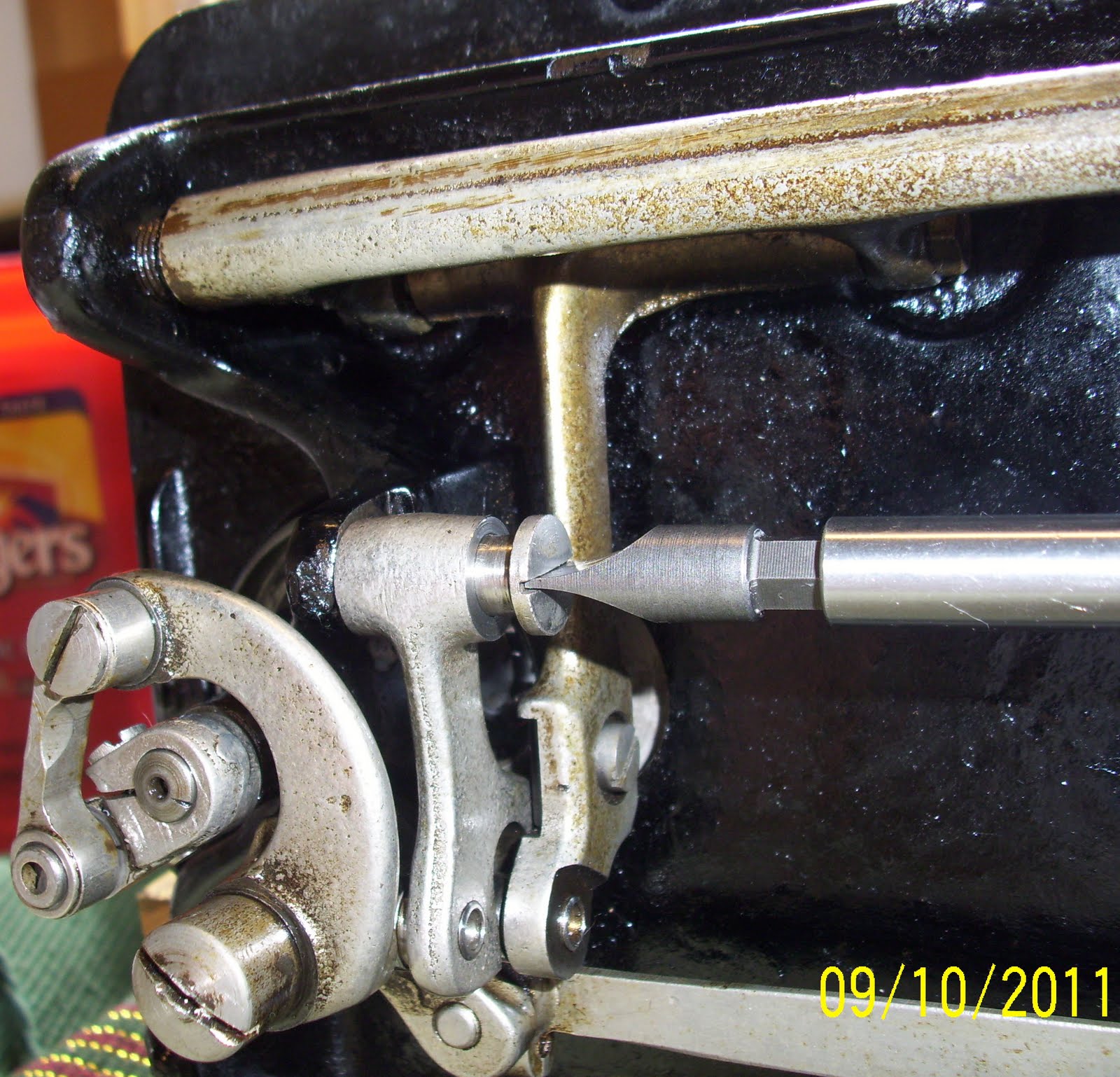 My Sewing Machine Obsession: How to service and clean a Singer 66..the ...