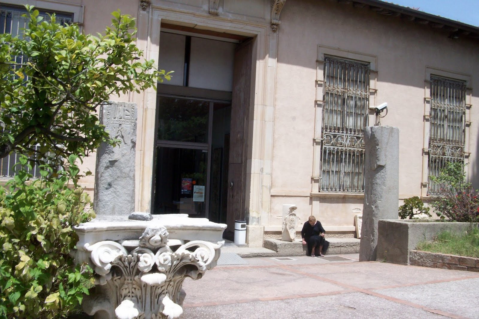 50 Years In Italy: Mysteries of Messina- sea monsters, a musical clock ...