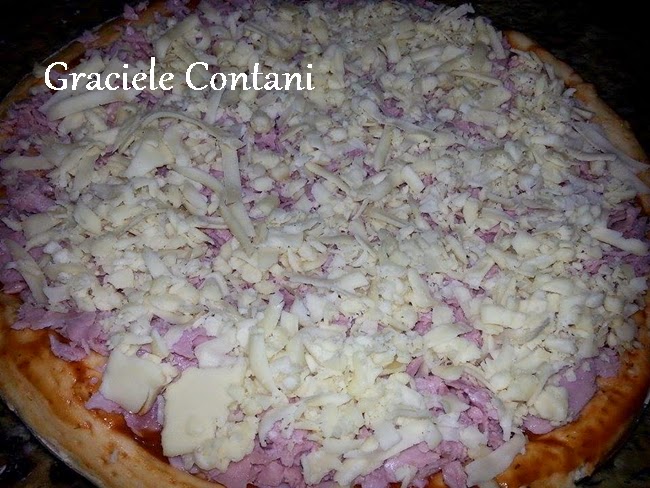 Pizza mista (presunto e queijo), de Graciele Contani - Espaço das ...