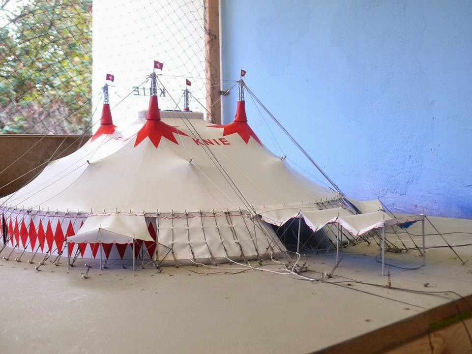 Circusmodellbau: Circus Knie 1:87