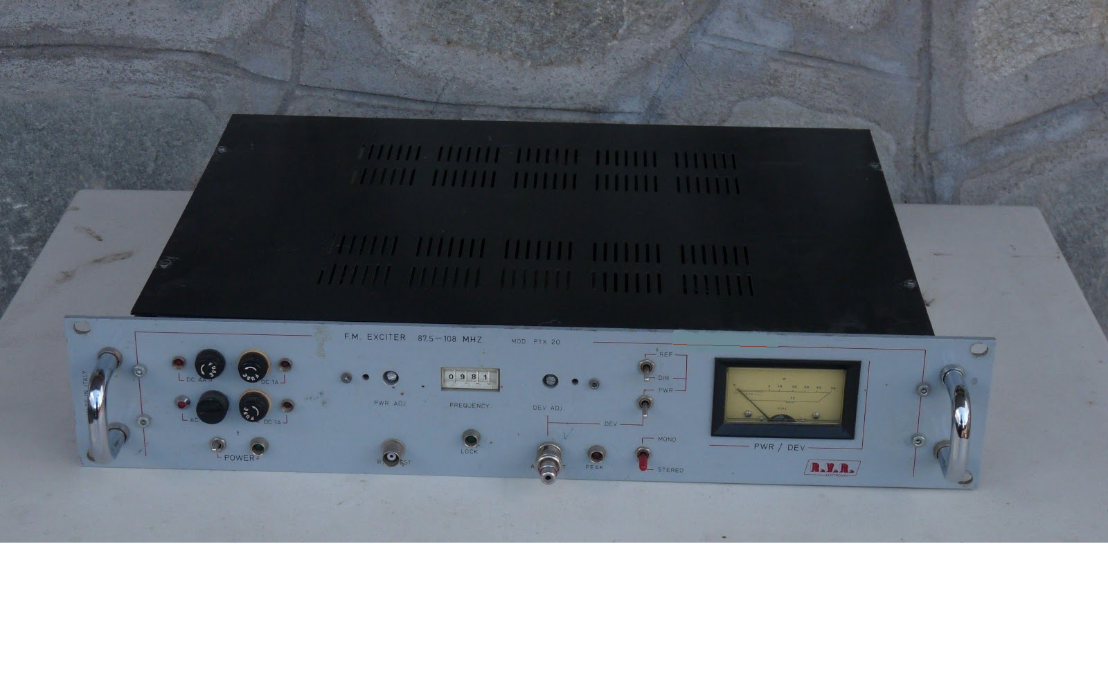 ΡΑΔΙΟ ΕΝΑ : RVR FM 25W EXCITER