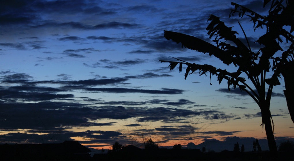 Rezeki Adalah Makna Bergantinya Warna Langit Kala Shubuh