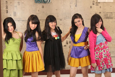 Koleksi Foto Seksi Hot Personil Blink Girlband Indonesia - Tips Cinta