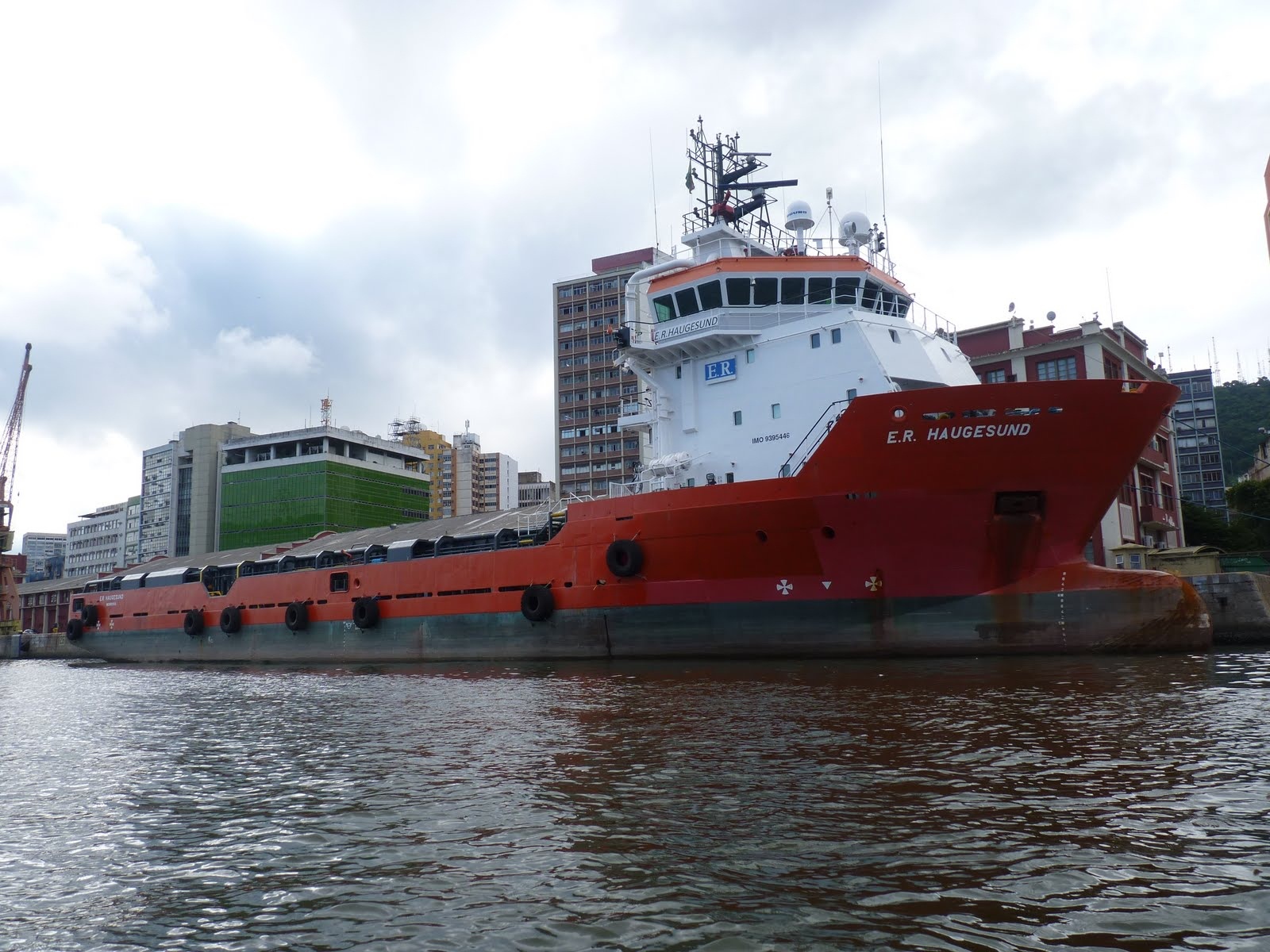 NAVIOS AHTS E PSV DO PORTO DE MACAE-RJ-BRASIL (IMBETIBA) E (FUTURO ...