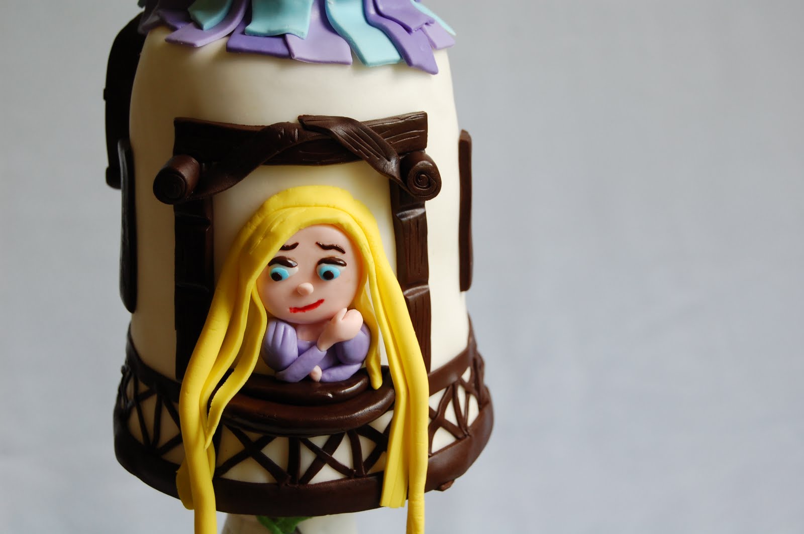 CUSTOMISED CAKES BY JEN: Tangled Rapunzel Cake