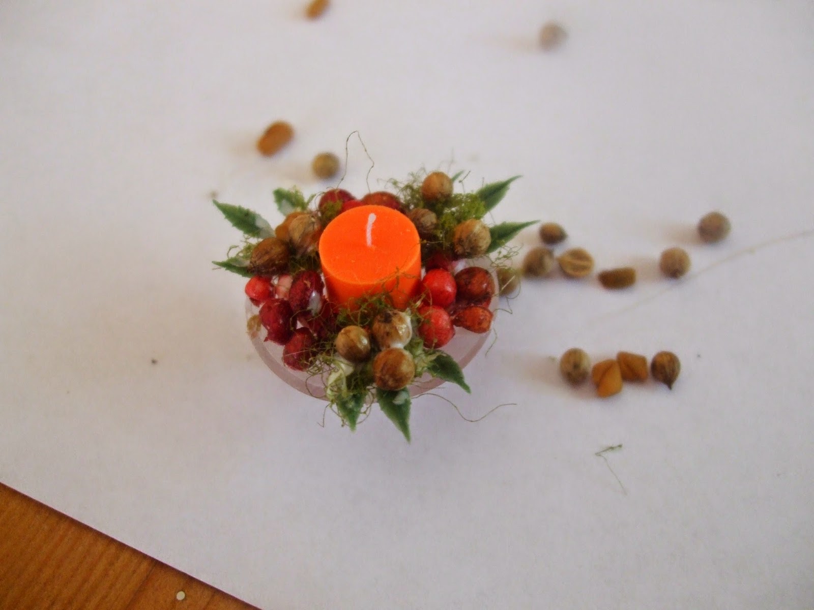 Marianne's Miniverse: The easiest way to make mini candles.