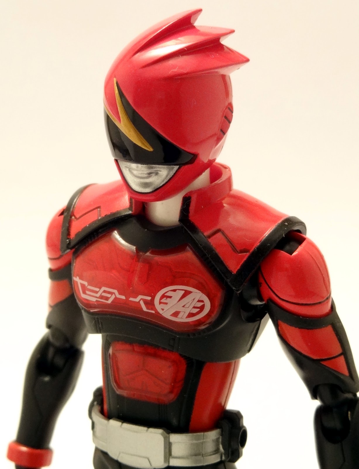 Room 202 Pho-TOY-Graphy: S.H.Figuarts Akiba Red (Review)