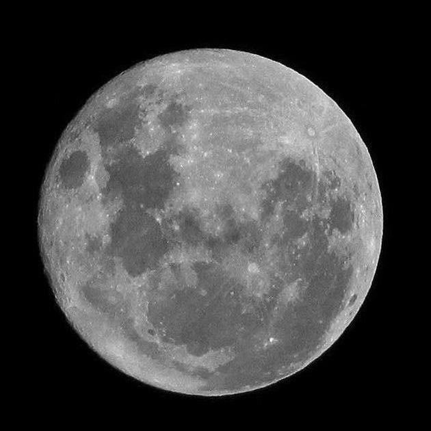 Mother Mary With Infant Jesus: is it Mother Mary's Image with Infant ...