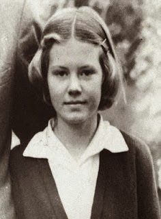 MI BIBLIOTECA PERSONAL: Anne Perry (1938 - )