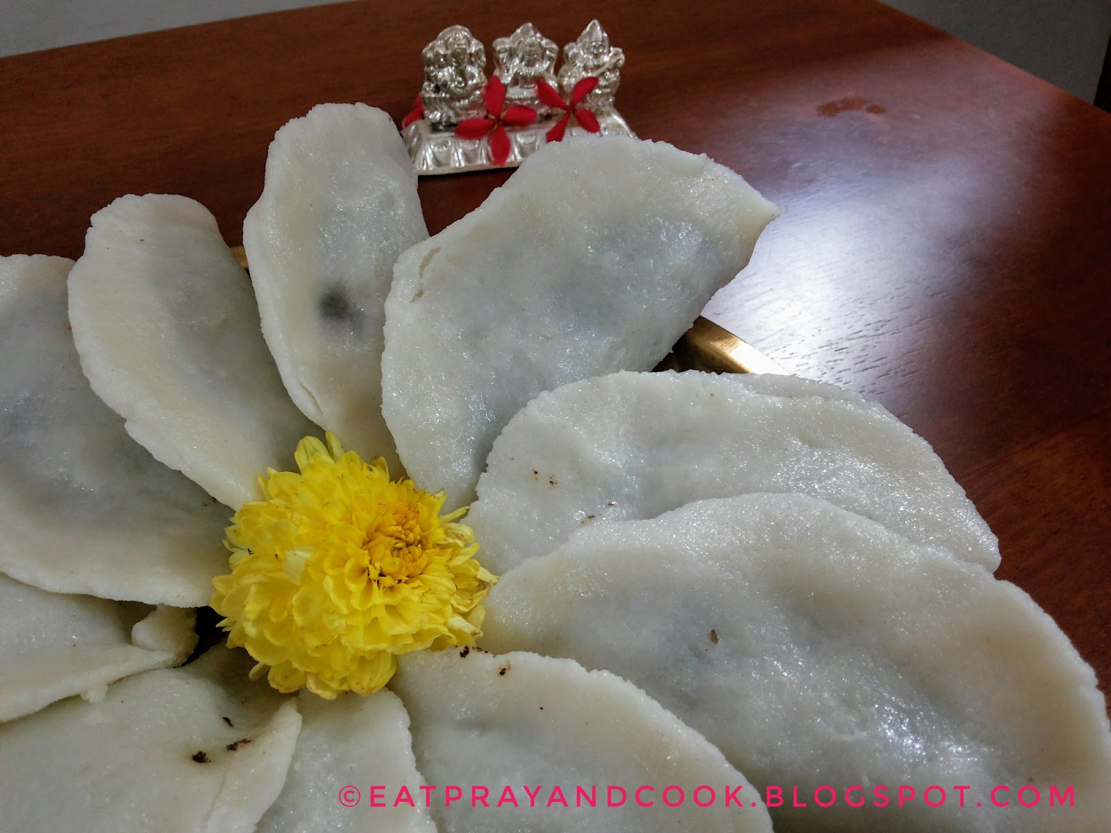 Eat Pray and Cook: Yellu Poornam Kozhukattai