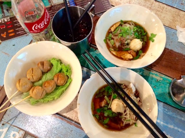 Mee atas bot ~ As Life Goes On...