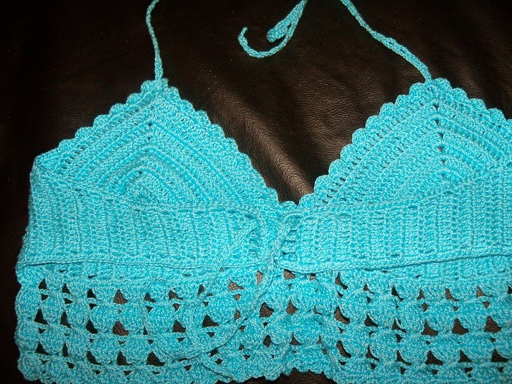Nós e Linhas: TOP AZUL DE CROCHÊ