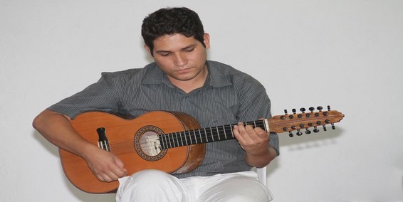 El tiple Colombiano: Cesar Castro